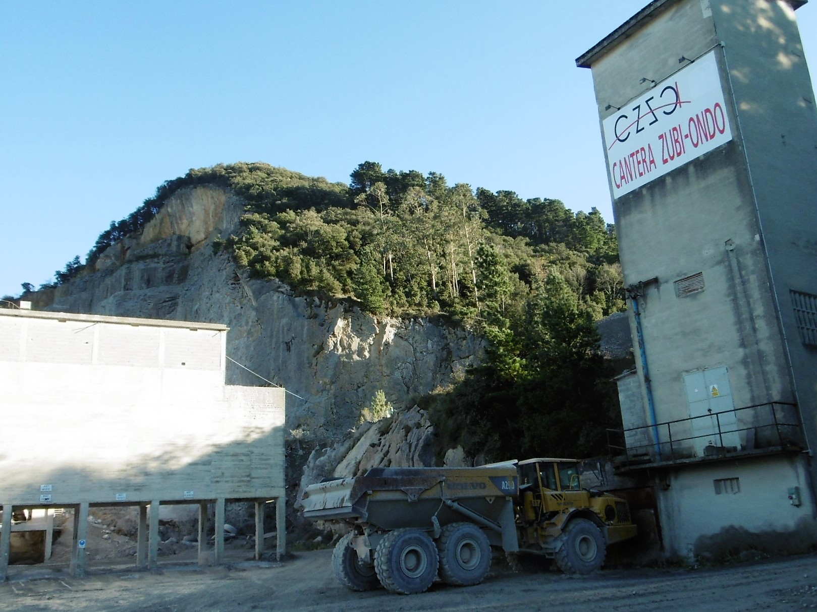 Mendikat → Ereño con diez cimas: Geranda (415 m), Liesa (509 m ...